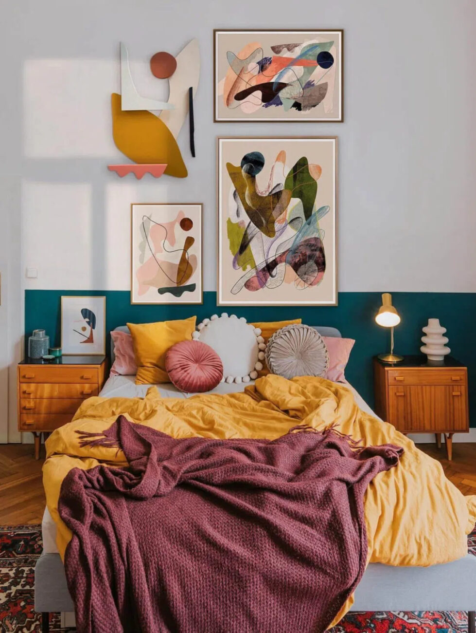 15 Two-tone Paint Ideas To Jazz Up Your Interior Spaces