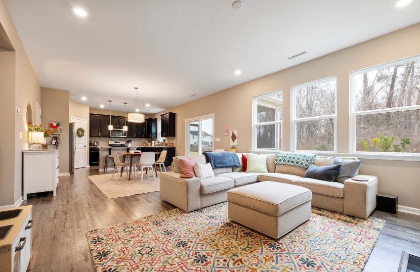 13 Types of Paints & Essential Tips For Sprucing Up Your Home